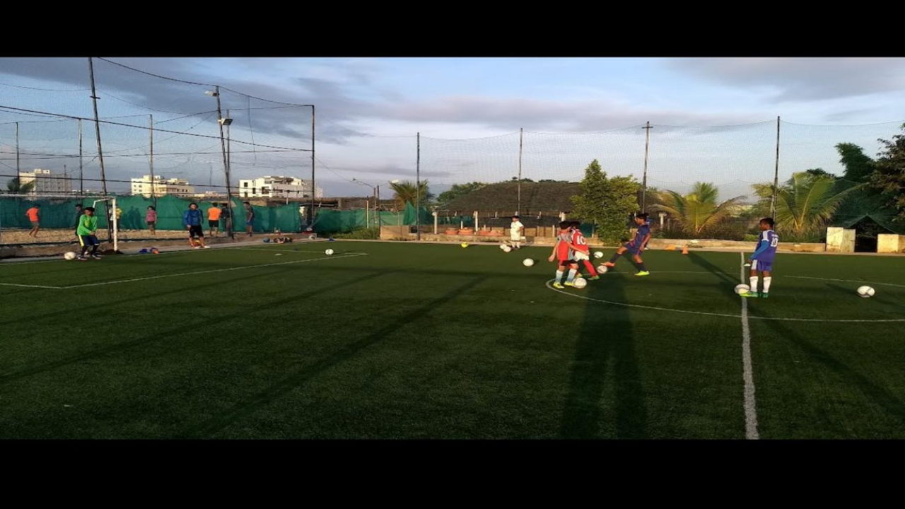 Sporthood Azone Sports & Leisure in Marthanda Nagar, Hafeezpet ...