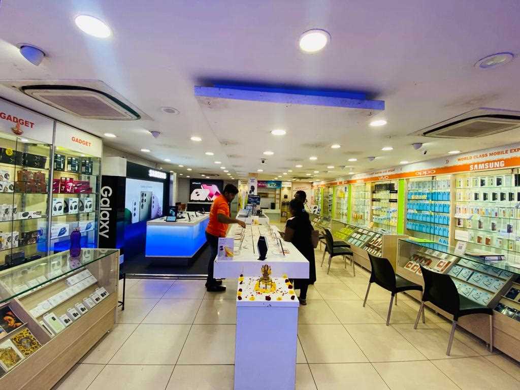 Poorvika Mobiles Basaveshwara Nagar in Frazer Town, Bengaluru | Mobiles ...