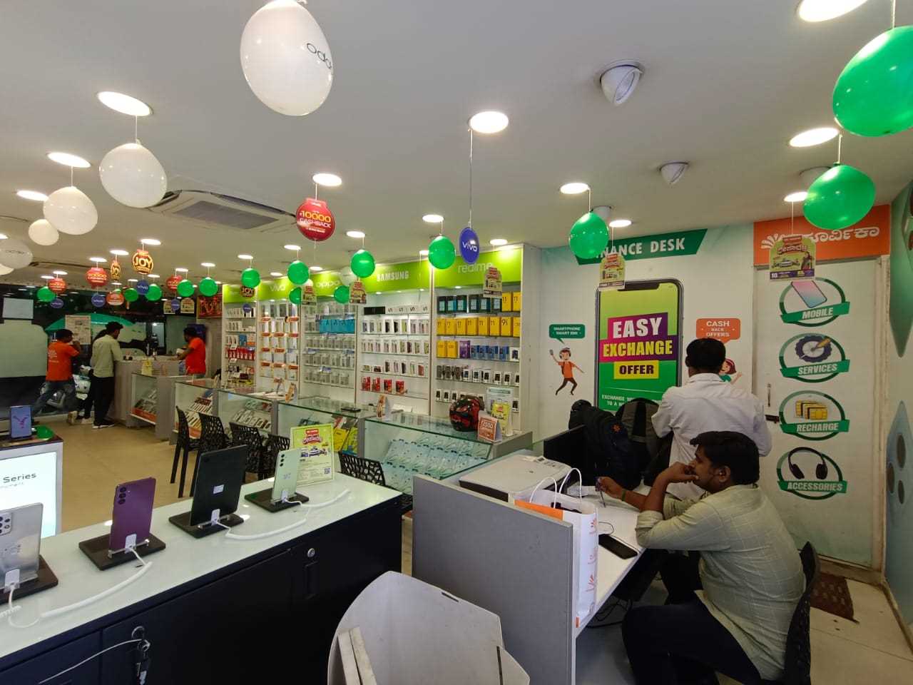 Poorvika Mobiles BTM Layout 1st Stage in Near Reliance Fresh, Bengaluru ...