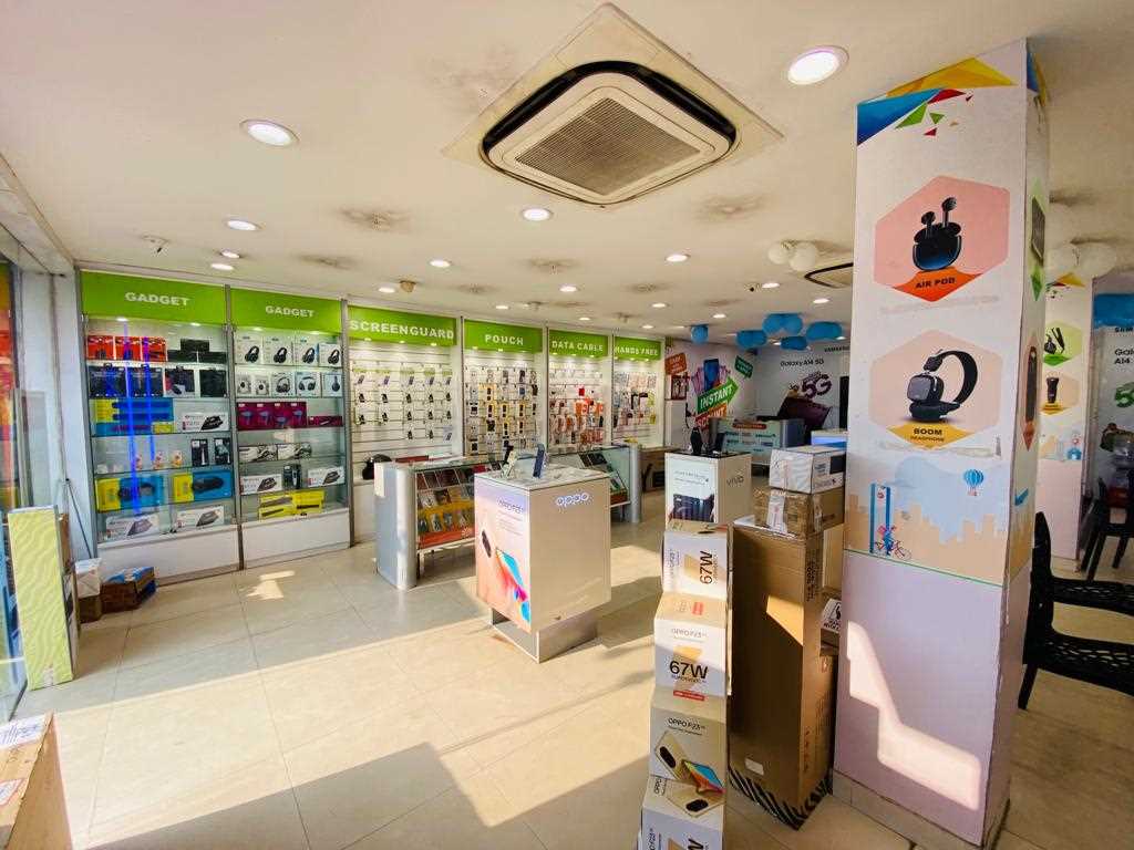 Poorvika Mobiles Kolar in KSRTC Bus Stand, Kolar | Mobiles and ...