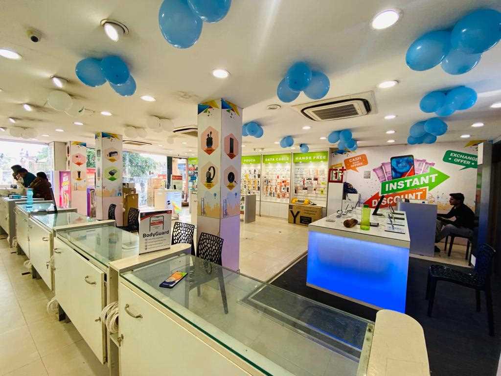 Poorvika Mobiles Kolar in KSRTC Bus Stand, Kolar | Mobiles and ...