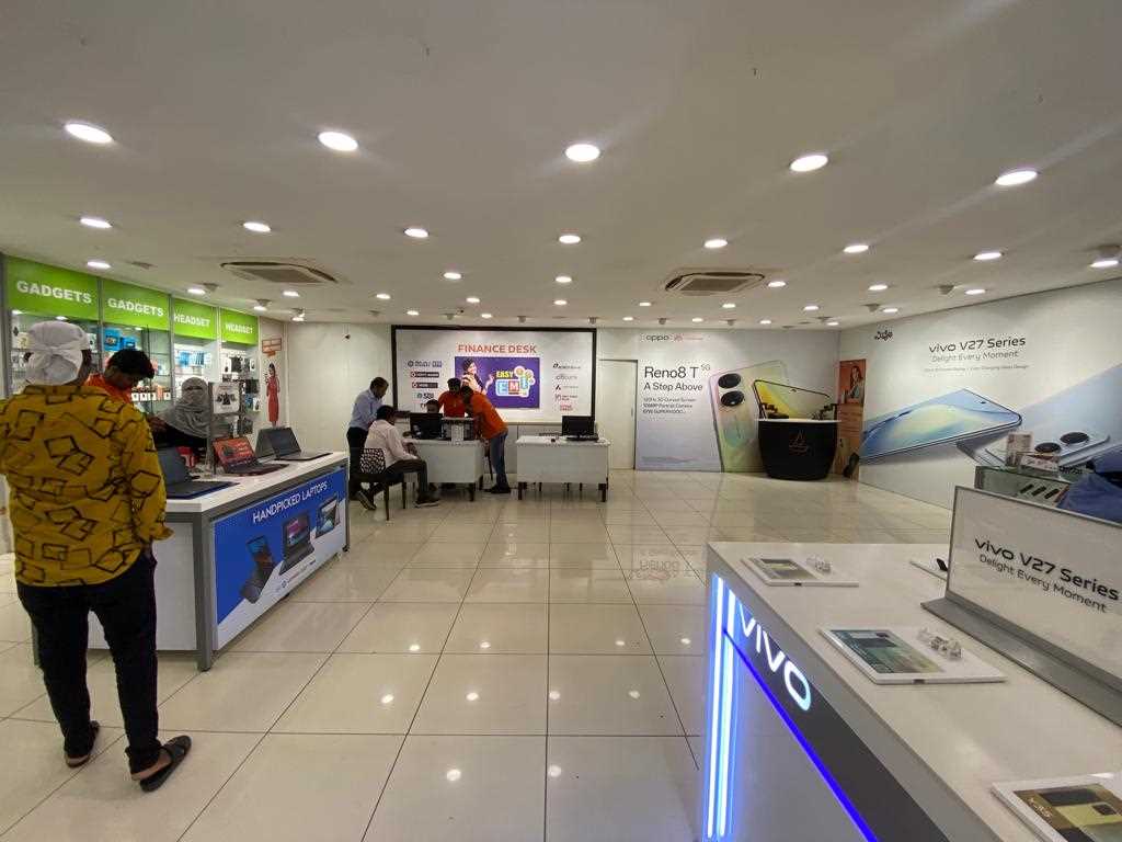 Poorvika Mobiles Hassan in next to suvarna regency, Hassan | Mobiles ...