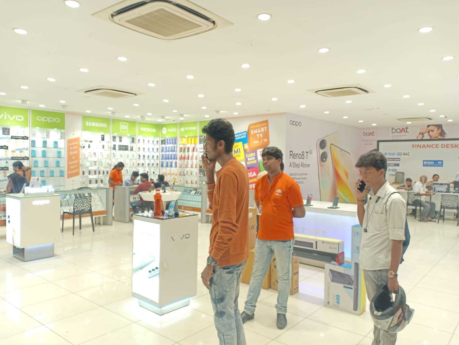 Poorvika Mobiles Avinashi in Opposite to New Bus Stand, Avinashi ...