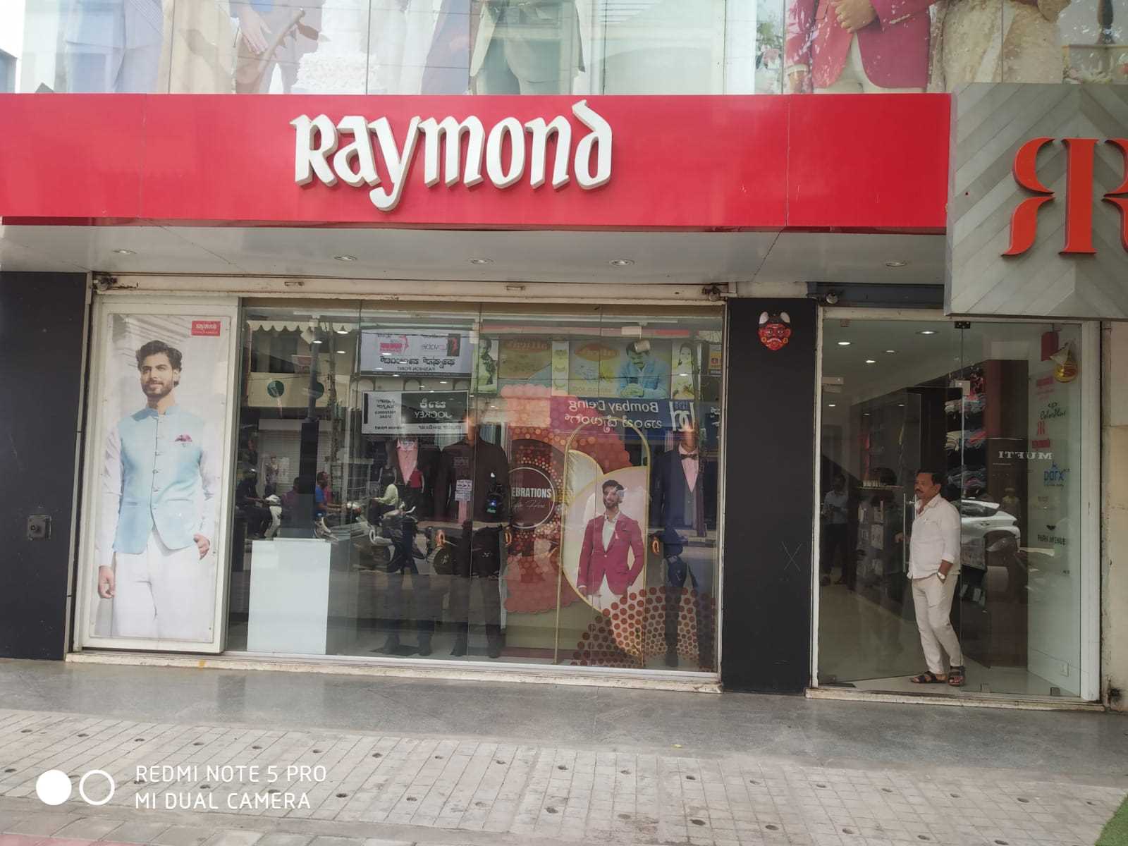 Finest Men's Suits and Clothing in Yelahanka New Town, Bengaluru | Raymond