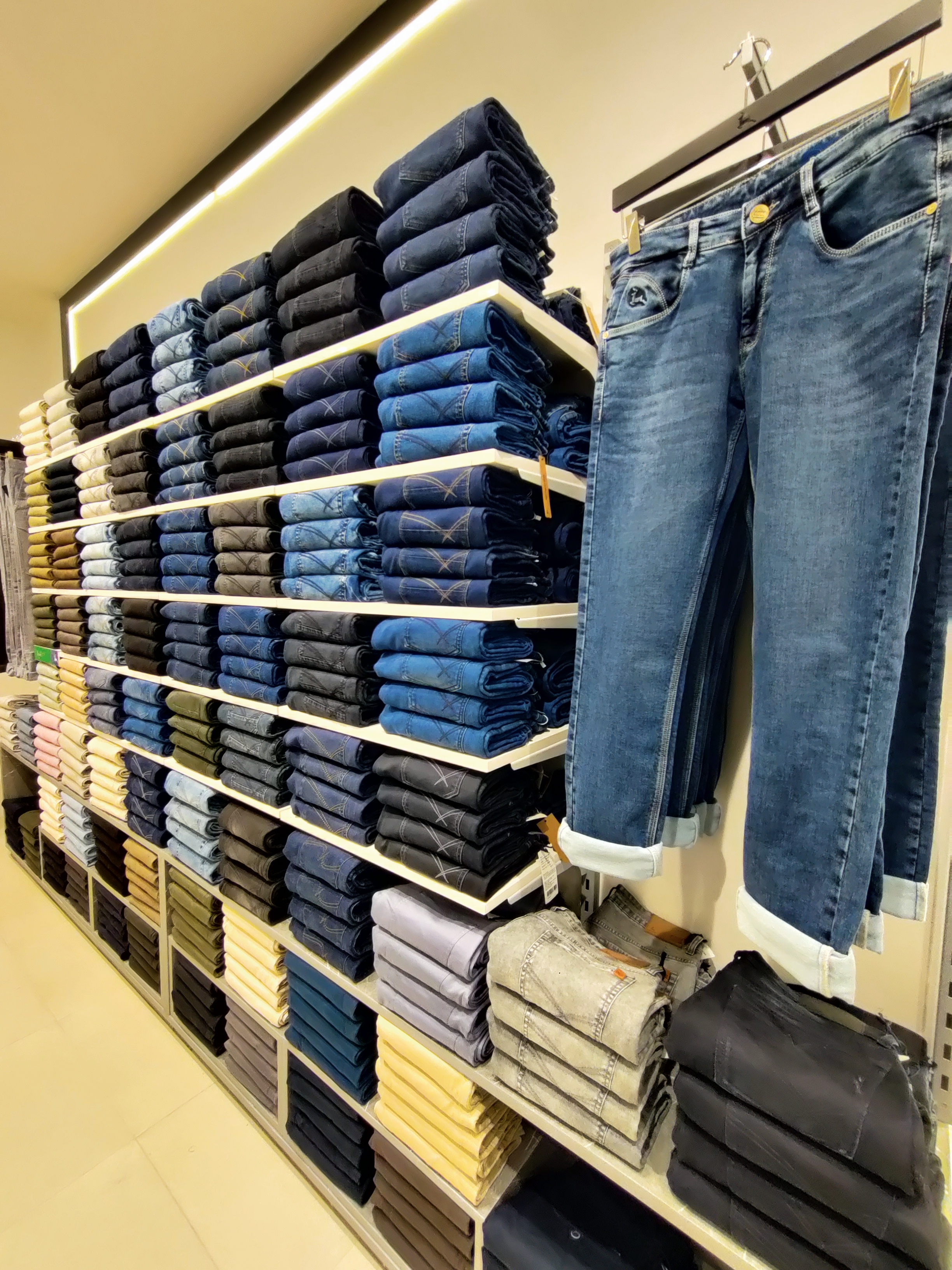 Casual Clothing Store for Men in Ashok Nagar Colony, Baramati | Parx